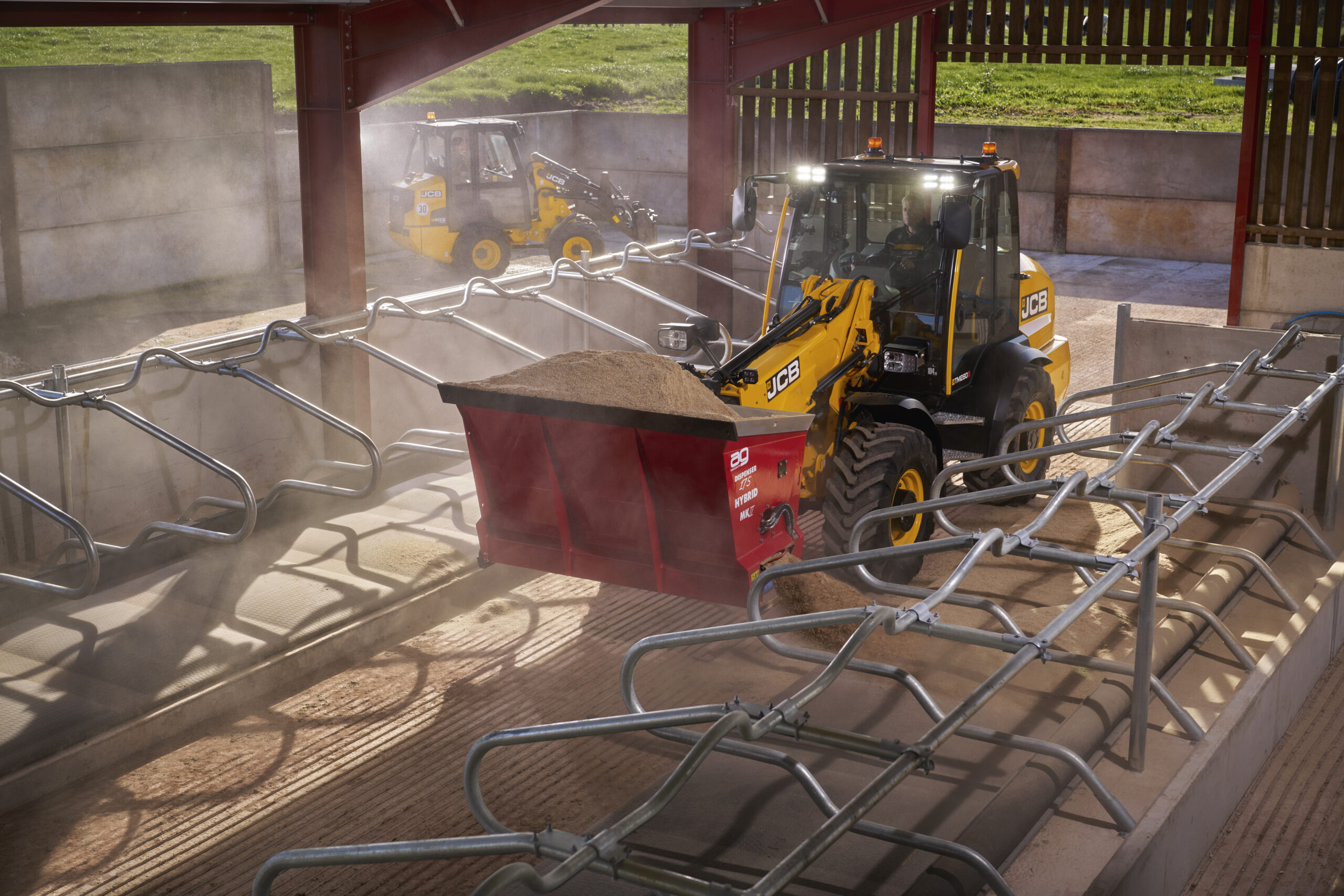 TM280S une chargeuse télescopique articulée - JCB Axyom